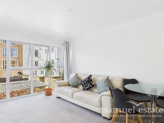 apartment for rent in Park Road, SW19 2HU