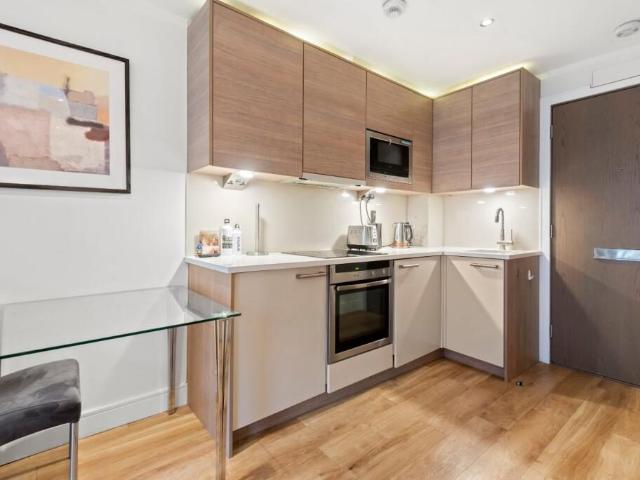 apartment for rent in Park Street, SW6 2FL