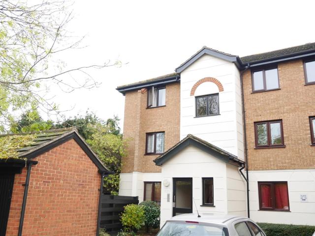 apartment for rent in Parrotts Field, Hoddesdon, Herts