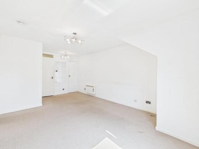 apartment for rent in Peach Street, RG40 1XW
