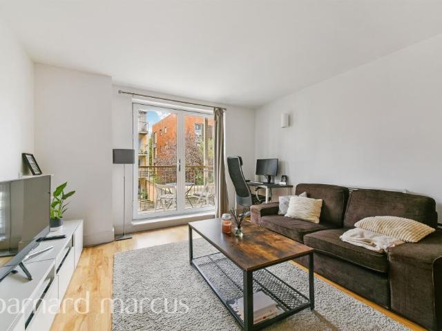 apartment for rent in Peckham Grove, London, London