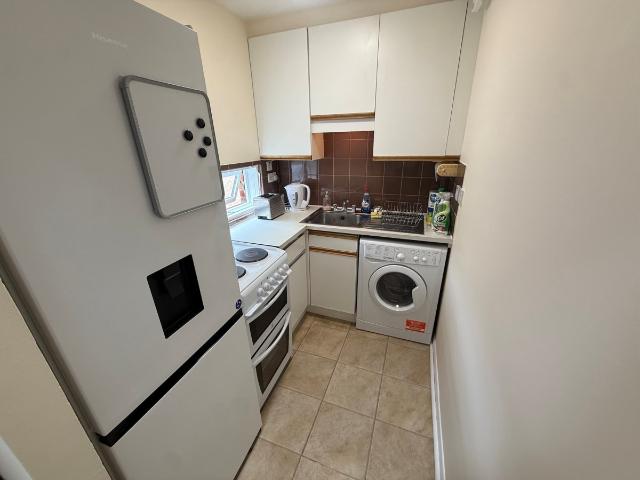 Apartment for rent in Pilgrims Close, N13 4HX