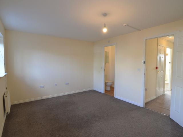 apartment for rent in Pinewood Drive, Cheltenham