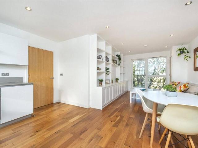 apartment for rent in Plender Street, NW1 0LB