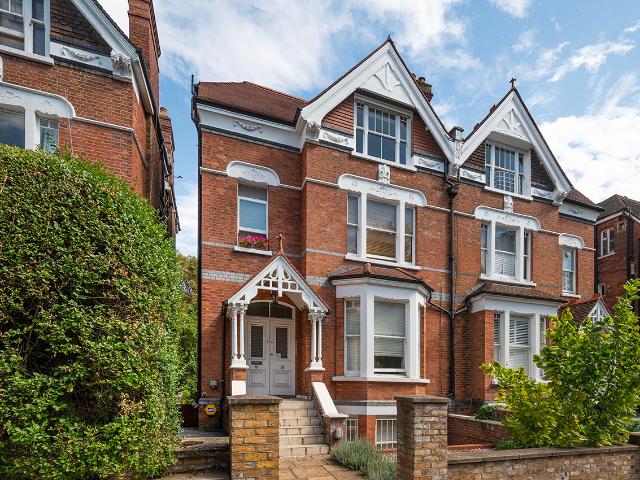 apartment for rent in Priory Road, London, NW6