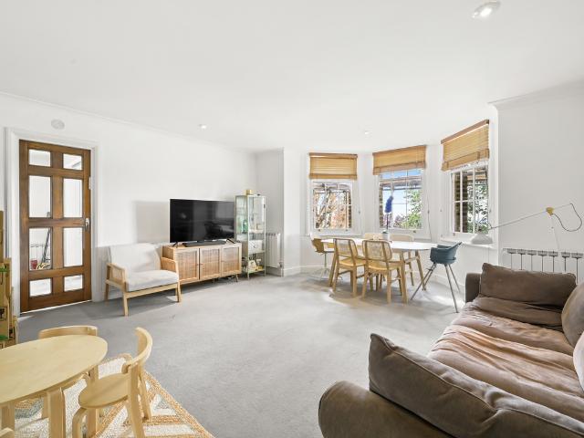 apartment for rent in Prince Arthur Road, London, NW3