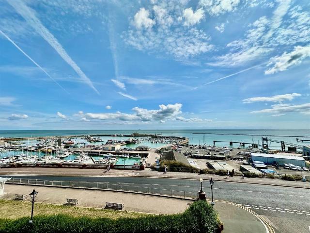 apartment for rent in Property, CT11 9JF
