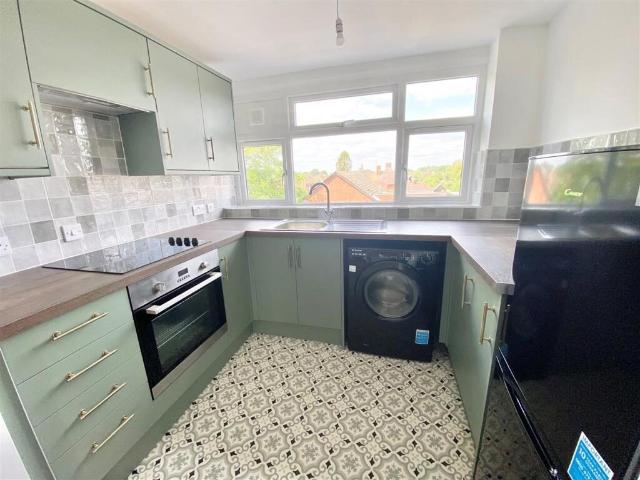apartment for rent in Property, AL10 0EY