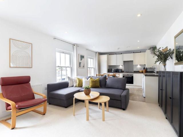apartment for rent in Property, GL52 2AQ