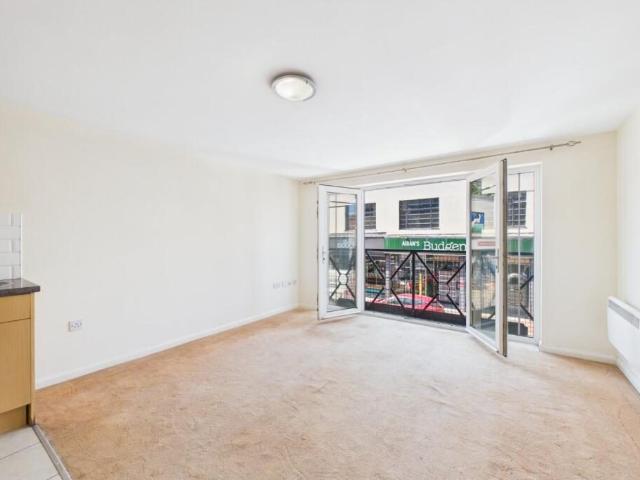 apartment for rent in Property, GU14 6EW
