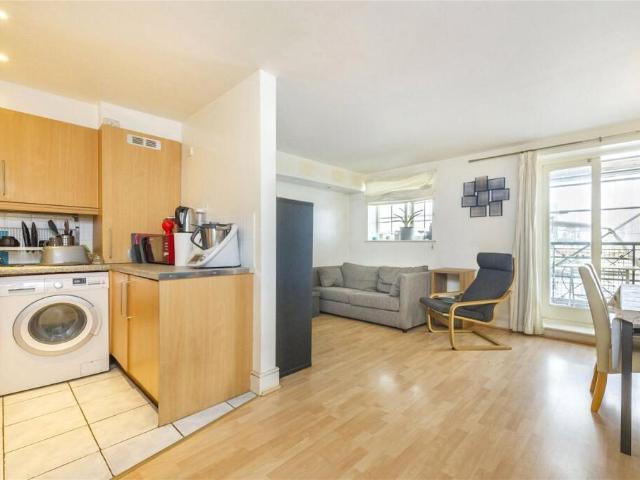 apartment for rent in Property, E14 9WB