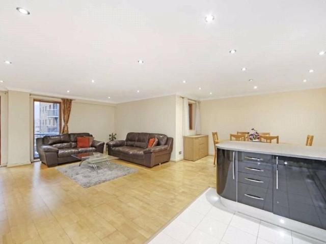 apartment for rent in Property, E14 9FE