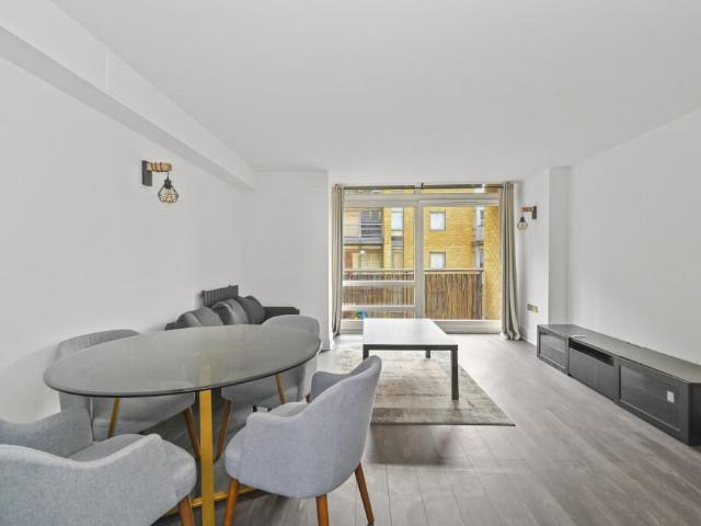 apartment for rent in Property, E14 9LQ