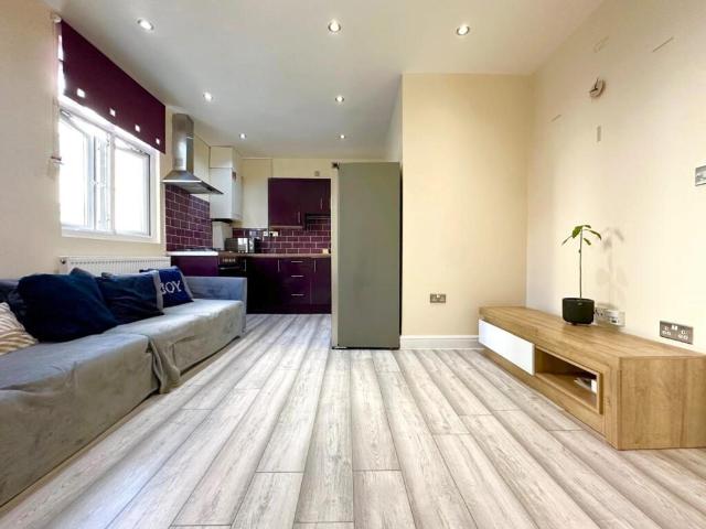 apartment for rent in Property, E1 1RS