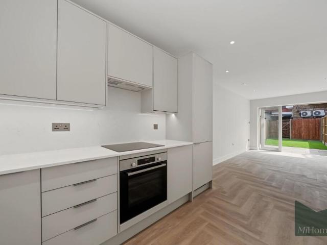 apartment for rent in Property, EN2 6TH