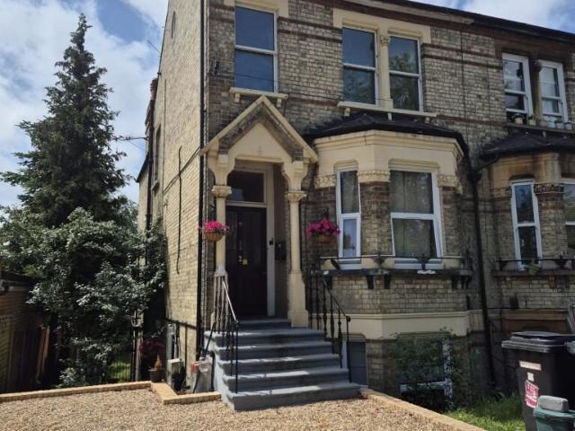 apartment for rent in Property, KT22 7EW