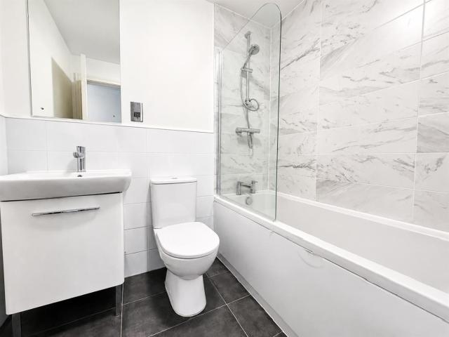 apartment for rent in Property, L3 0AY