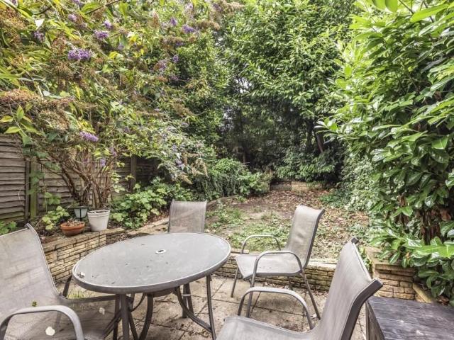 apartment for rent in Property, N3 3QP