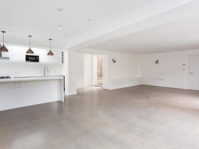 apartment for rent in Property, N4 2JB