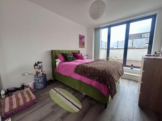 apartment for rent in Property, SE25 6EY