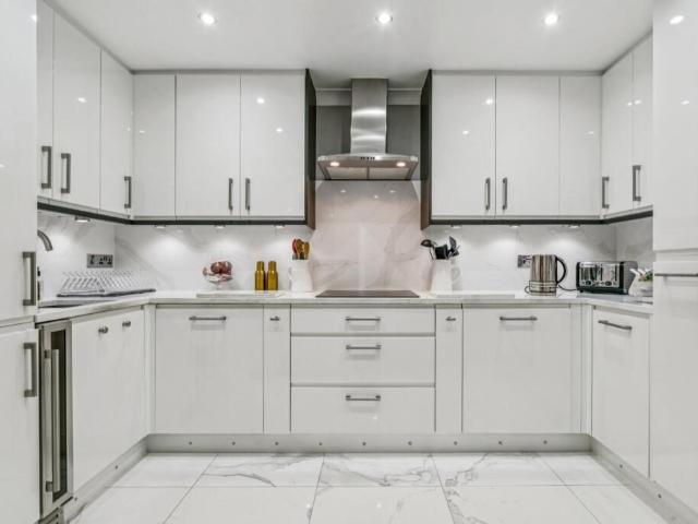 apartment for rent in Property, SW13 8HF