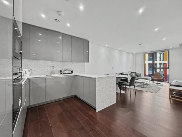 apartment for rent in Property, SW11 7AH