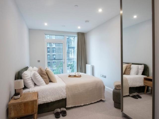 apartment for rent in Property, SW11 7EA