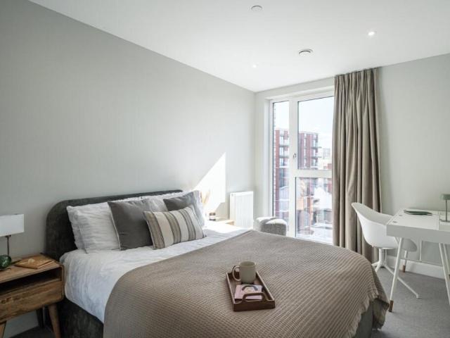apartment for rent in Property, SW11 7EA