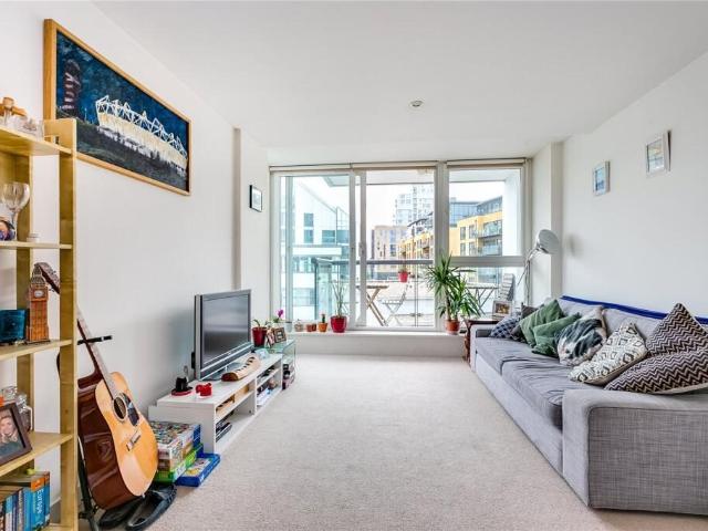 apartment for rent in Property, SW18 1GG