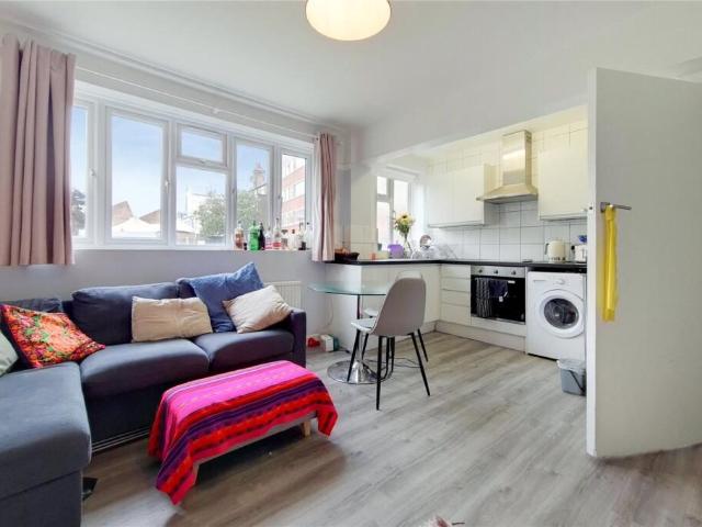 apartment for rent in Property, SW2 5TX
