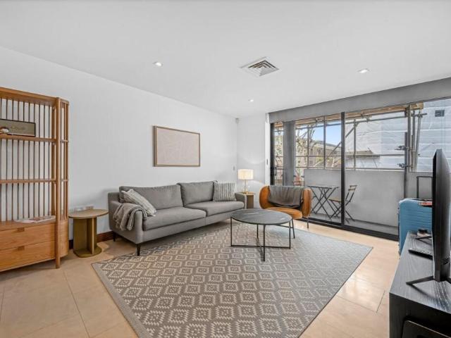 apartment for rent in Property, WC2H 8BU
