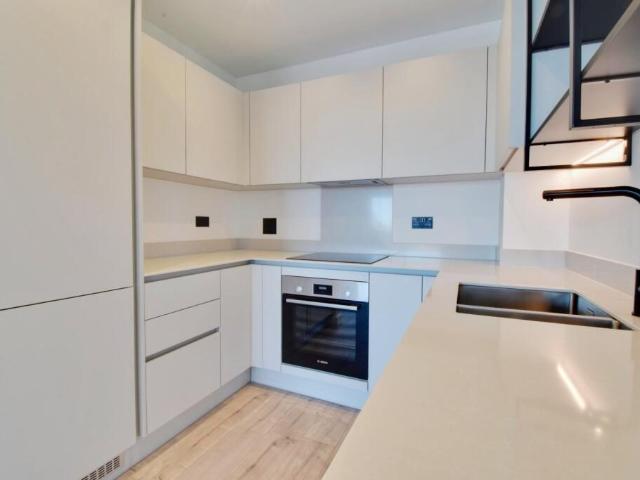 apartment for rent in Property, WD24 4EA