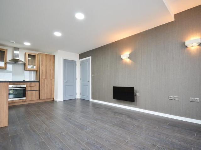 apartment for rent in Property, TW13 7QH