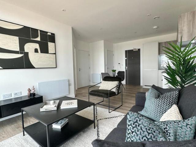 apartment for rent in Property, TW18 4JT