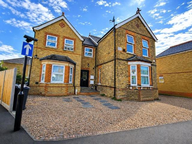 apartment for rent in Property, TW3 1QU