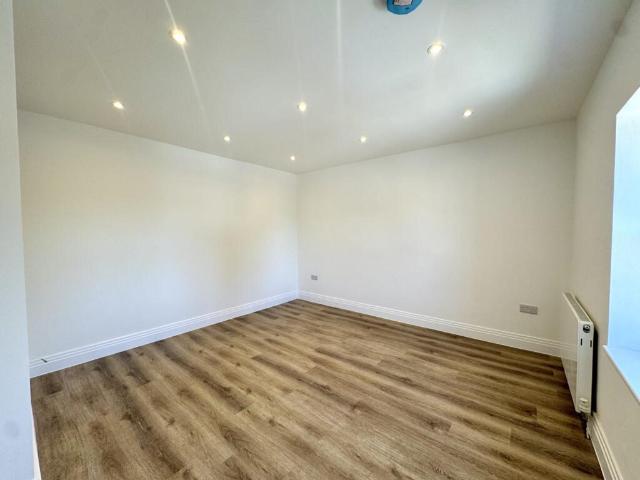 apartment for rent in Property, UB2 4FH