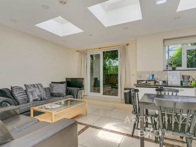 apartment for rent in Property, W12 8JF