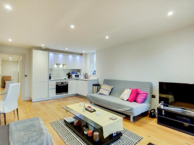 apartment for rent in Property, W5 2QB