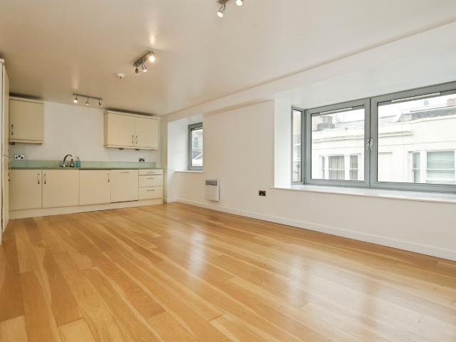 apartment for rent in Queens Road, Brighton, Brighton