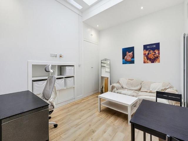 apartment for rent in Queensberry Place, SW7 2EA