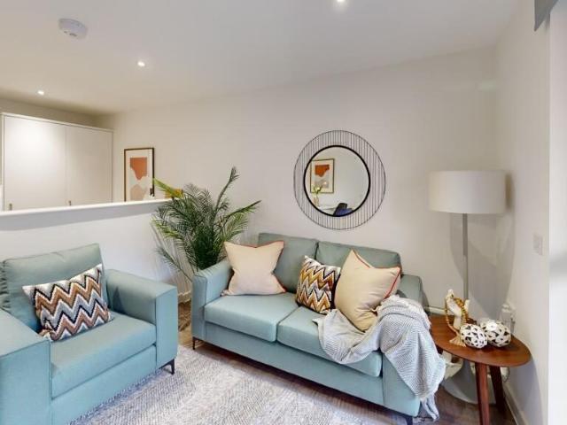 apartment for rent in Queensway, SO14 3QX