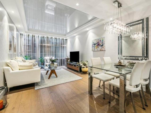 apartment for rent in Queenstown Road, SW11 8NJ