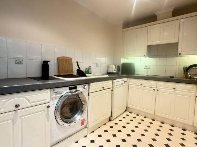 apartment for rent in Roxborough Park, Harrow on the hill, Harrow on the hill