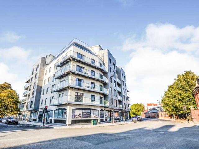 apartment for rent in Royal Crescent Road, SO14 3AD