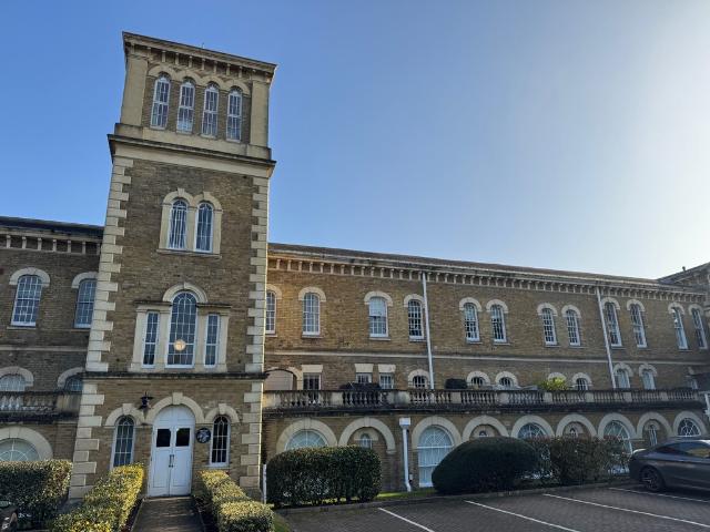 apartment for rent in Royal Drive