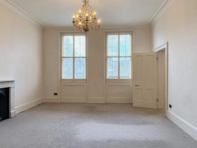 2 bedroom flat to rent on Roland Gardens London, London