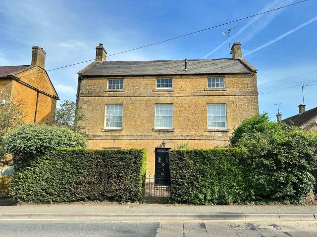 apartment for rent in Roseville, Oxford Street, Moreton In.