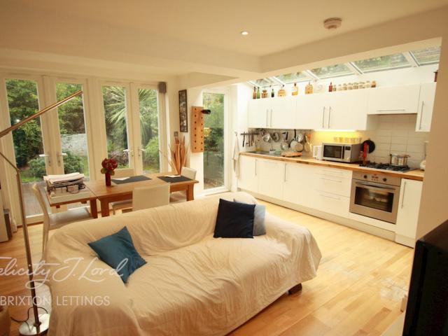 apartment for rent in Rattray Road, Brixton