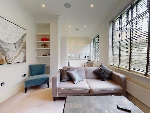 1 bedroom flat to rent on Rainville Road, London