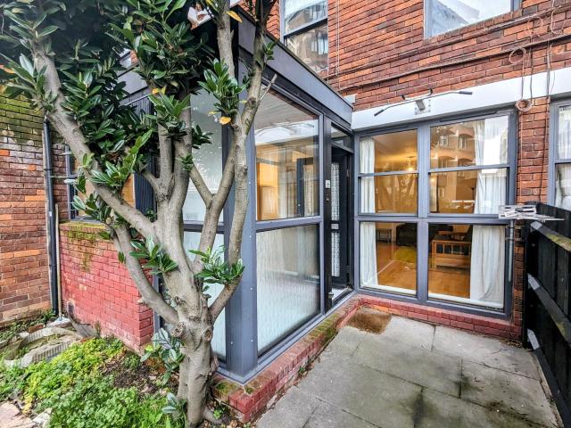 apartment for rent in Rampayne Street, SW1V 2QS